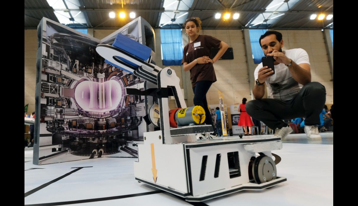 Estudiantes franceses participaron en la competencia de ITER Robots ...