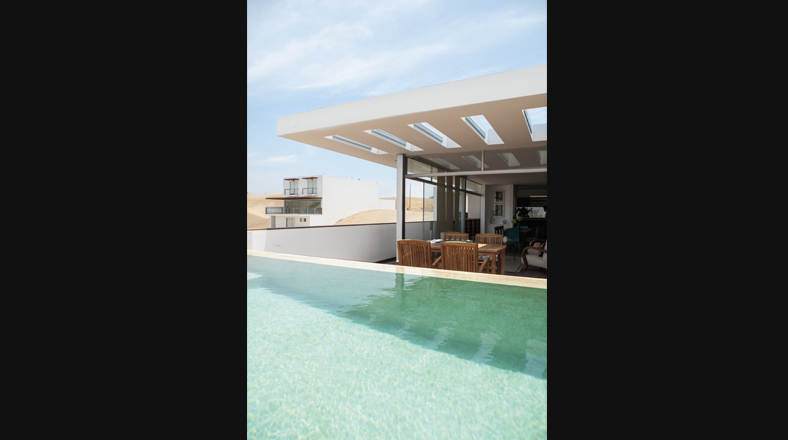 Al natural: Conoce esta casa de playa en Punta Corrientes | CASA-Y-MAS ...