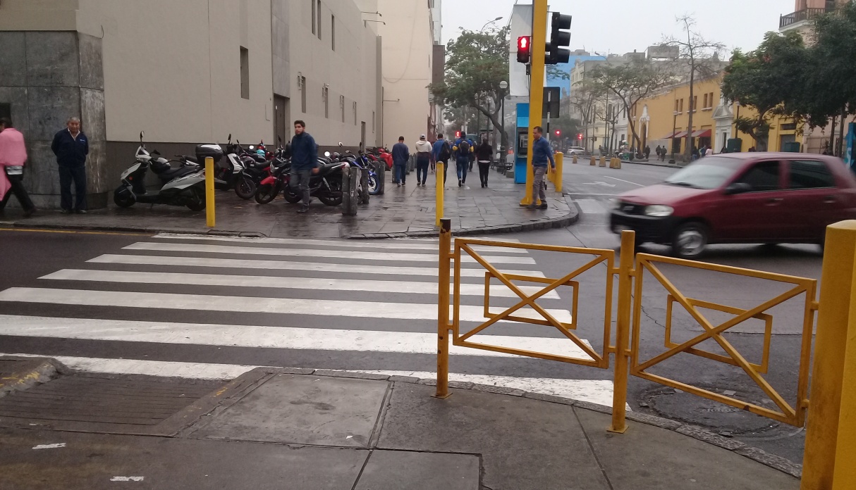 Distritos de Lima amanecieron con intensa llovizna a un mes del ...