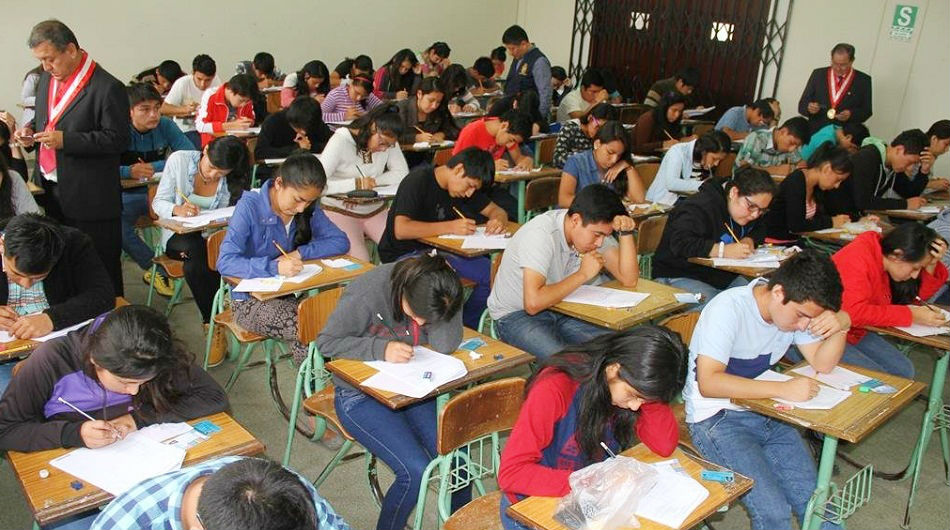 ¿Postularás para estudiar economía? Conozca las universidades donde ...