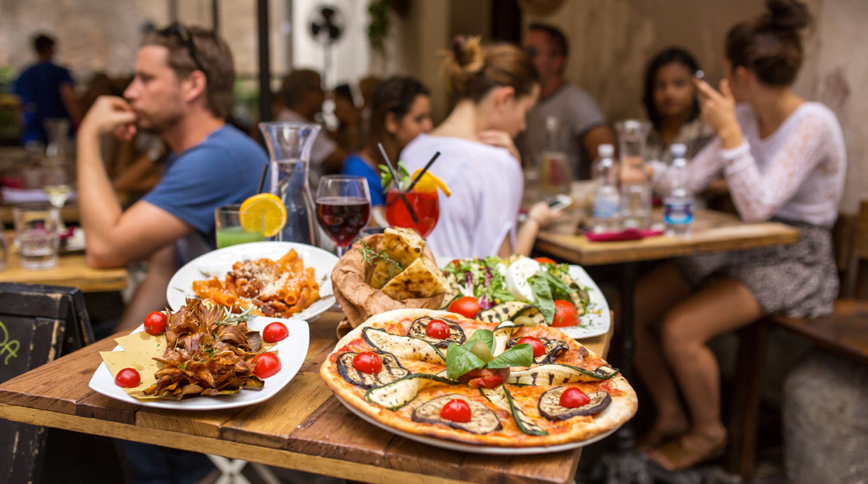 Consejos para ahorrar en comida cuando estás de viaje | VAMOS | EL ...