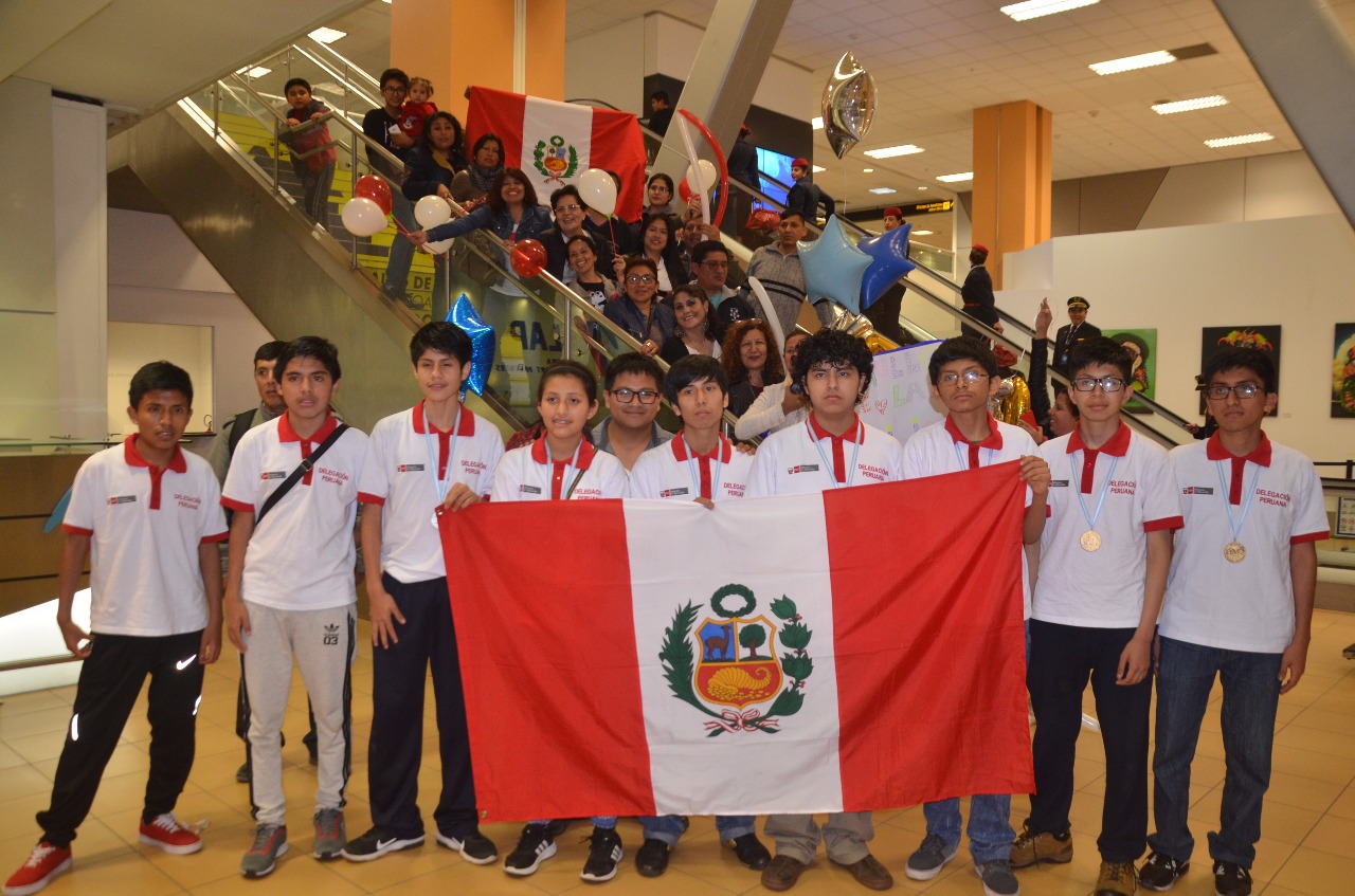 Escolares peruanos ganan medalla de oro y plata en concurso de ...