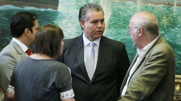 Víctor Albrecht renuncia a presidencia de Comisión Lava Jato | POLITICA ...