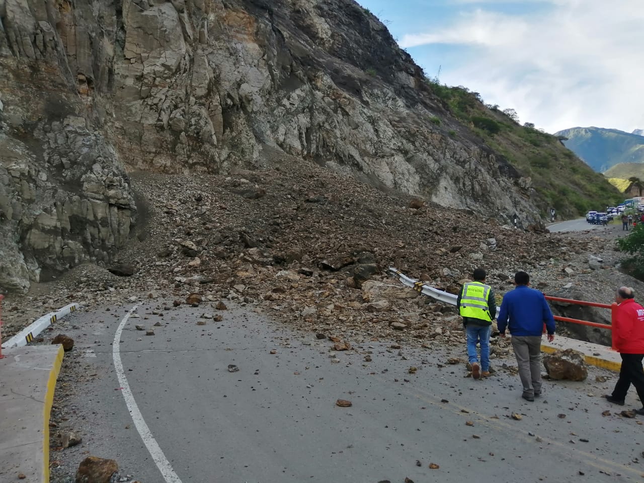 Las Bambas: derrumbe demora llegada de comitiva del Ejecutivo a Abancay ...